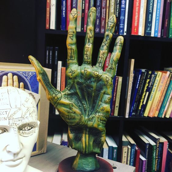 Alchemy Palmistry Hand – Hail - Records and Oddities